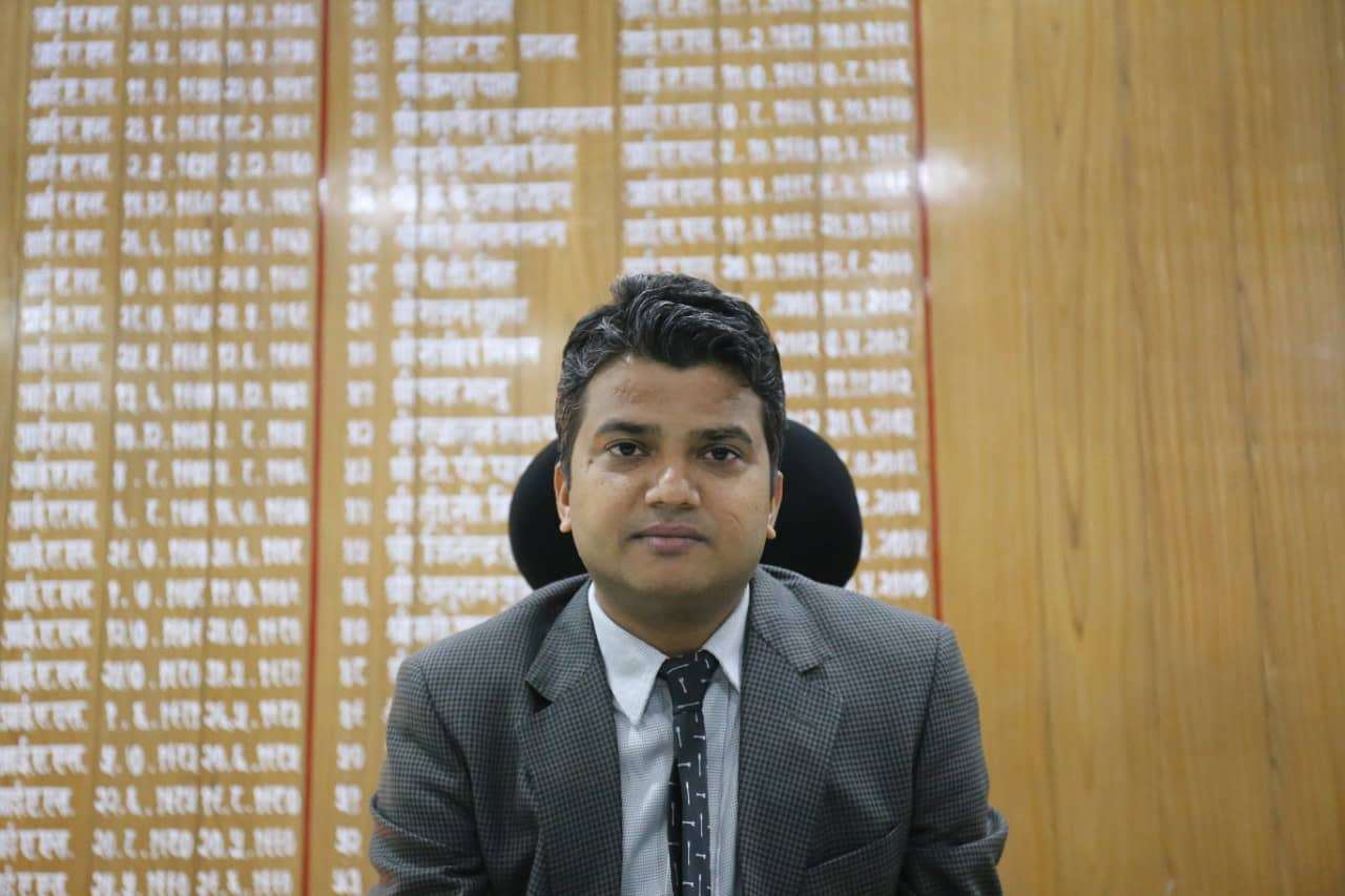 DM Noida | IAS Suhas Lalinakere Yathiraj, works for the growth of the ...